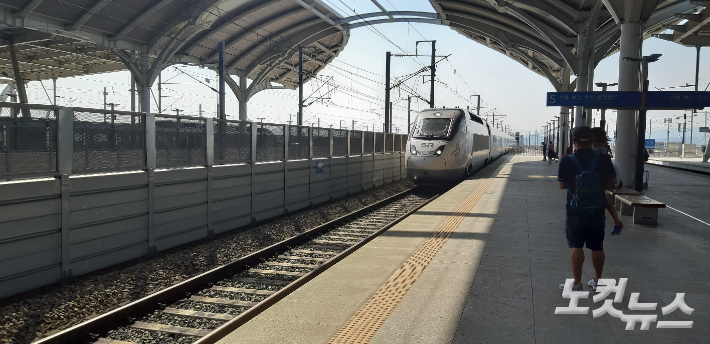 KTX 열차 진동 감지로 오송역서 운행 중단 - 노컷뉴스