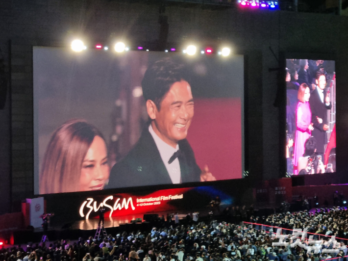 뜨거운 BIFF 2일차…주윤발·판빙빙·정우성 출격 - 노컷뉴스