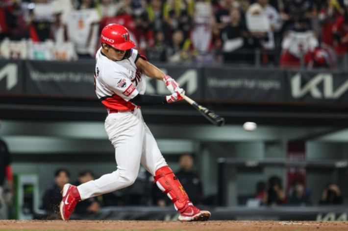 '김도영 3점포' KIA, LG 꺾고 선두 탈환…KBO 리그, 100만 관중 돌파 - 노컷뉴스