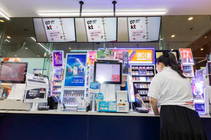 KT, GS리테일 매장 1천곳에 광고판 '탑뷰' 설치 - 노컷뉴스