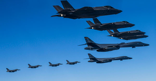 北 ICBM 발사에…美 B-1B 전략폭격기 한반도 날아왔다 - 노컷뉴스